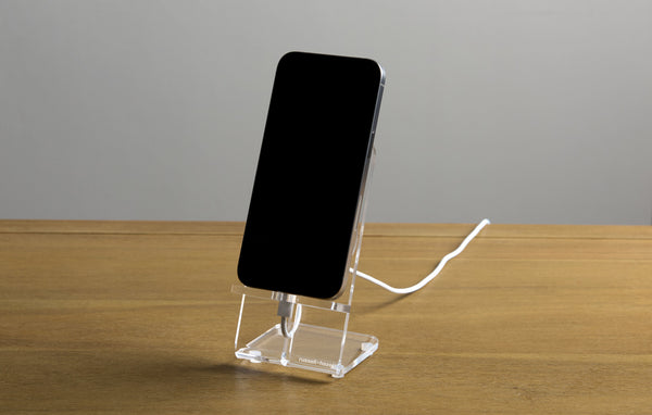 russell+hazel Fine Line Acrylic Phone Dock – 3" x 3.6" x 6" Clear ...